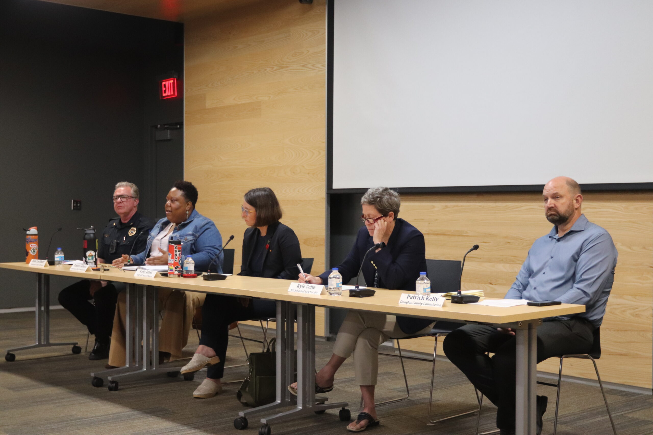 At community forum, officials explore how to restore civility in public ...